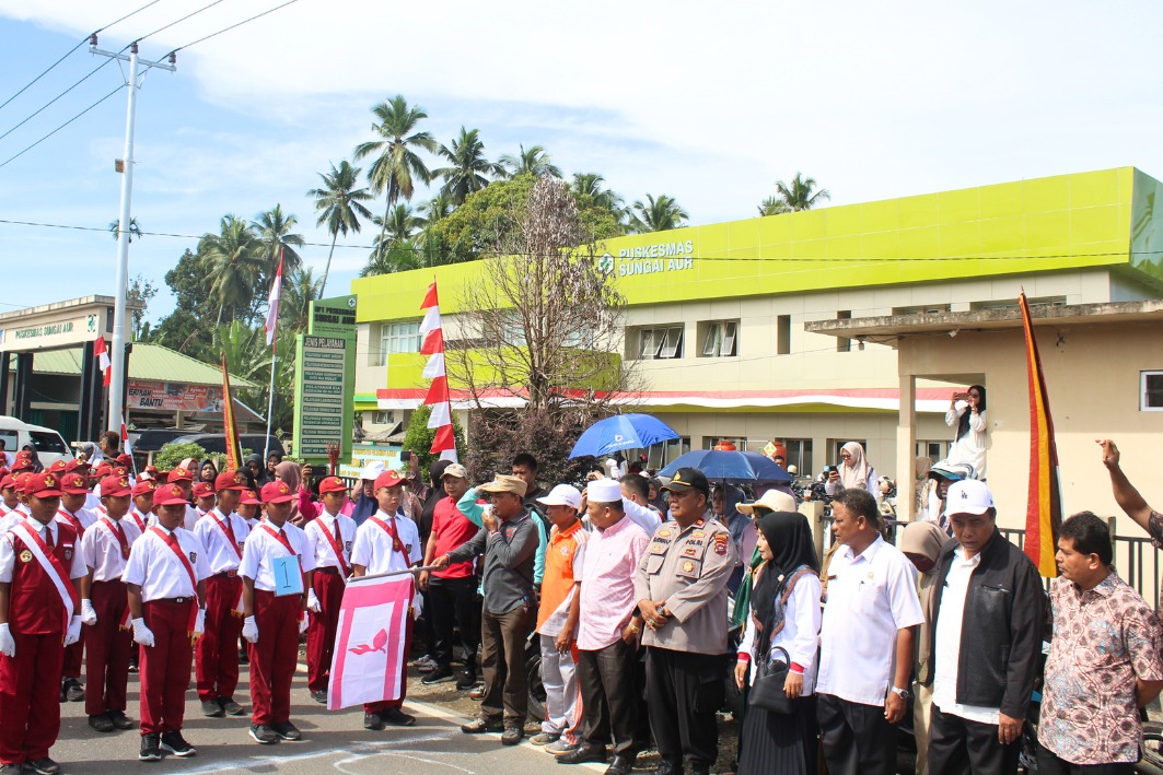 Kecamatan Sungai Aur Gelar Lomba Gerak Jalan Meriahkan HUT Kemerdekaan RI ke-78
